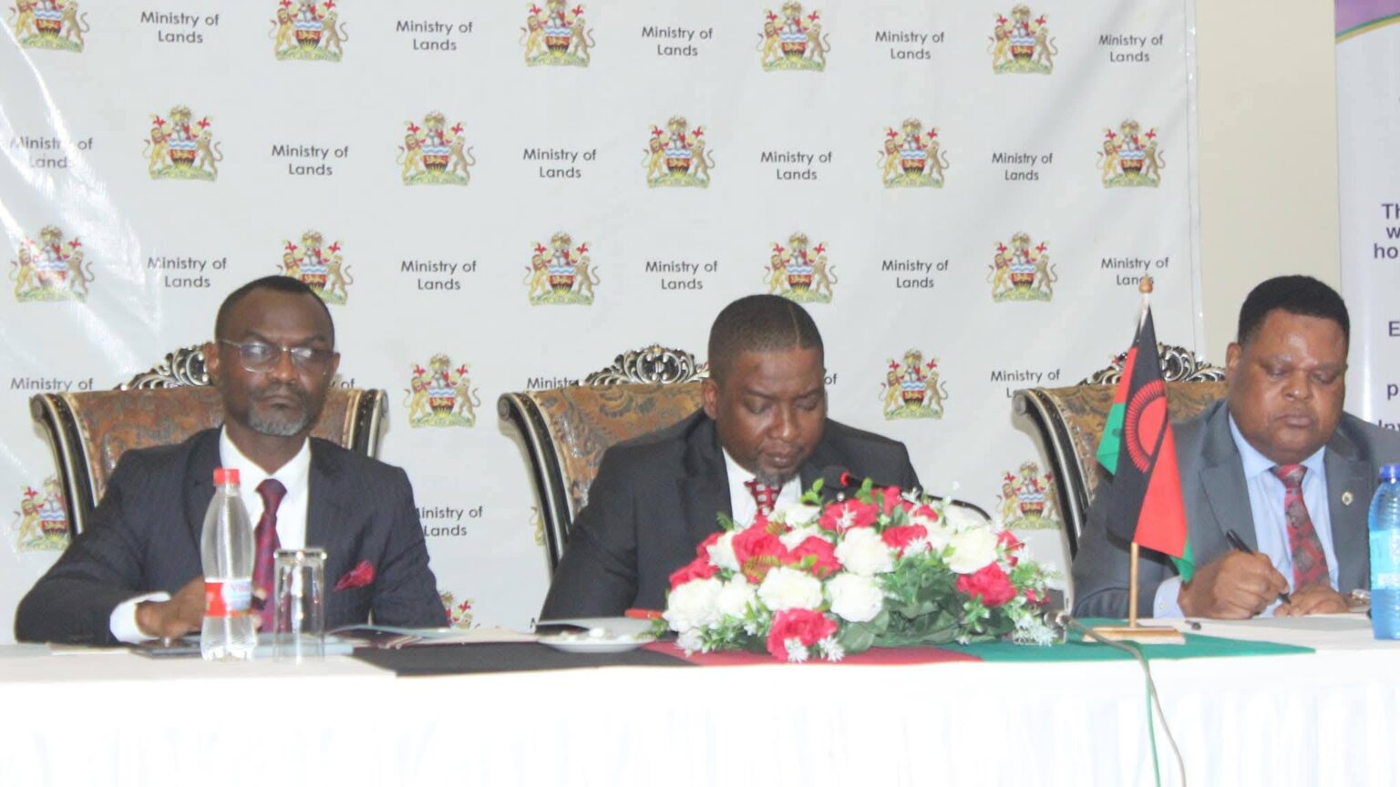 Mobile operators scrap Airtel Money, TNM Mpamba charges – Radio Islam ...